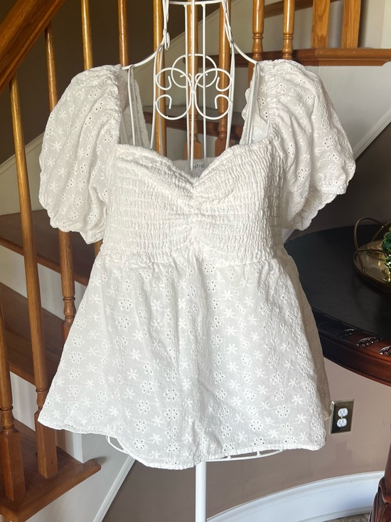 vestique | Tops | Vestique Eyelet Lace Dainty White Babydoll Peplum Top ...